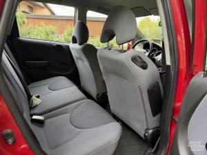 Red Honda Jazz 2007 in Siauliai, with an engine capacity of 1.20 L and mileage of 94 thousand km for 1900 €, photo 12 on AUTOMOTO.COM.LV