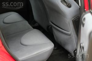 Red Honda Jazz 2007 in Riga, with an engine capacity of 1.40 L and mileage of 233 thousand km for 1500 €, photo 7 on AUTOMOTO.COM.LV