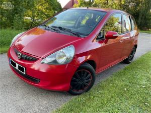Sarkans Honda Jazz 2007 Kauņa, ar dzinēja tilpumu 1.30 L un nobraukumu 215 tūkst. km par 1950 €, foto  vietnē AUTOMOTO.COM.LV