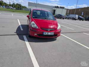 Sarkans Honda Jazz 2008 Klaipėda, ar dzinēja tilpumu 1.20 L un nobraukumu 298 tūkst. km par 999 €, foto  vietnē AUTOMOTO.COM.LV