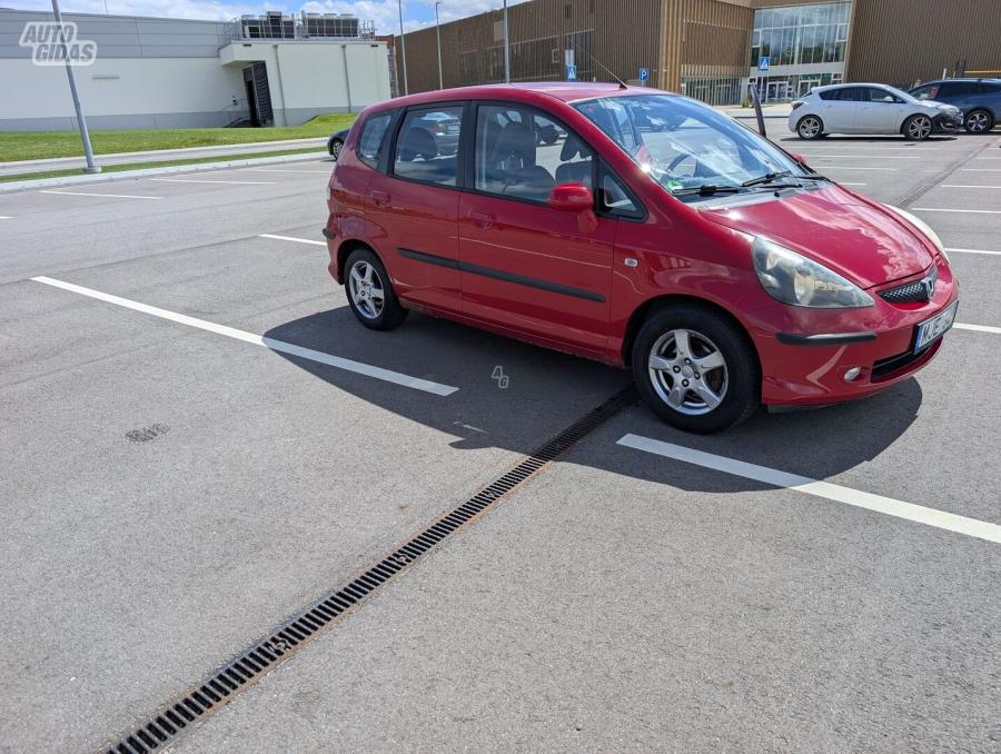 Sarkans Honda Jazz 2008 Klaipėda, ar dzinēja tilpumu 1.20 L un nobraukumu 298 tūkst. km par 999 €, foto 9 vietnē AUTOMOTO.COM.LV