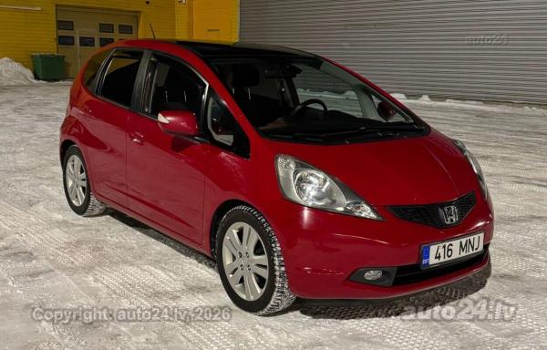 Sarkans Honda Jazz 2010 Tallina, ar dzinēja tilpumu 1.30 L un nobraukumu 184 tūkst. km par 5290 €, foto 1 vietnē AUTOMOTO.COM.LV