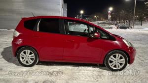 Sarkans Honda Jazz 2010 Tallina, ar dzinēja tilpumu 1.30 L un nobraukumu 184 tūkst. km par 5290 €, foto 2 vietnē AUTOMOTO.COM.LV