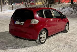 Sarkans Honda Jazz 2010 Tallina, ar dzinēja tilpumu 1.30 L un nobraukumu 184 tūkst. km par 5290 €, foto 3 vietnē AUTOMOTO.COM.LV