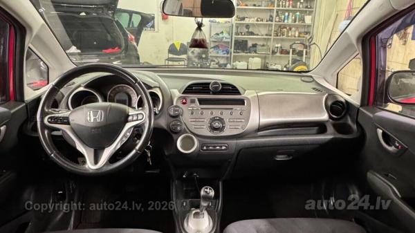 Sarkans Honda Jazz 2010 Tallina, ar dzinēja tilpumu 1.30 L un nobraukumu 184 tūkst. km par 5290 €, foto 7 vietnē AUTOMOTO.COM.LV