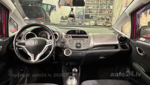 Sarkans Honda Jazz 2010 Tallina, ar dzinēja tilpumu 1.30 L un nobraukumu 184 tūkst. km par 5290 €, foto 7 vietnē AUTOMOTO.COM.LV