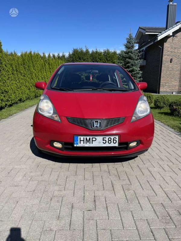 Sarkans Honda Jazz 2010 Klaipėda, ar dzinēja tilpumu 1.20 L un nobraukumu 147 tūkst. km par 2900 €, foto 3 vietnē AUTOMOTO.COM.LV