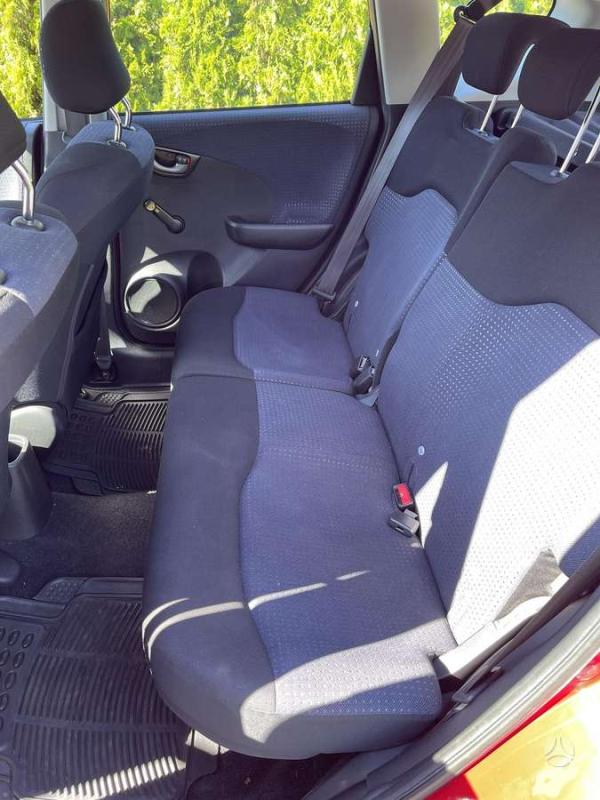 Sarkans Honda Jazz 2010 Klaipėda, ar dzinēja tilpumu 1.20 L un nobraukumu 147 tūkst. km par 2900 €, foto 10 vietnē AUTOMOTO.COM.LV
