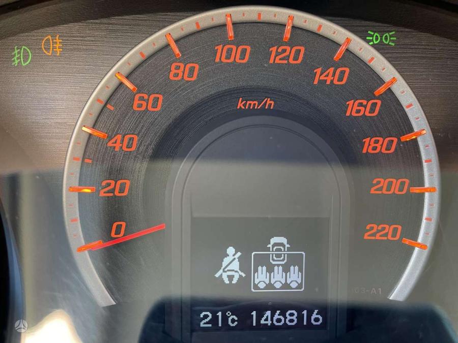 Red Honda Jazz 2010 in Klaipeda, with an engine capacity of 1.20 L and mileage of 147 thousand km for 2900 €, photo 13 on AUTOMOTO.COM.LV