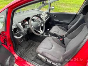 Красный Хонда Джаз 2011 в Таллин, объемом двигателя 1.30 л и пробегом 154 тыс. км за 4300 €, фото 9 на AUTOMOTO.COM.LV