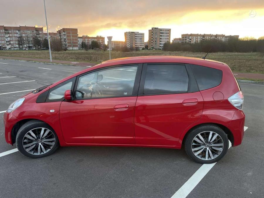 Sarkans Honda Jazz 2012 Klaipėda, ar dzinēja tilpumu 1.30 L un nobraukumu 74 tūkst. km par 5300 €, foto 6 vietnē AUTOMOTO.COM.LV