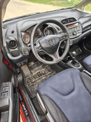 Sarkans Honda Jazz 2012 Marijampole, ar dzinēja tilpumu 1.34 L un nobraukumu 176 tūkst. km par 3600 €, foto 9 vietnē AUTOMOTO.COM.LV