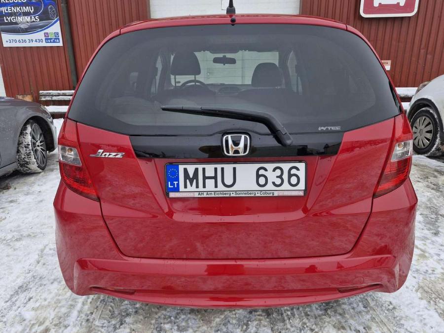 Sarkans Honda Jazz 2013 Viļņa, ar dzinēja tilpumu 1.34 L un nobraukumu 138 tūkst. km par 3950 €, foto 3 vietnē AUTOMOTO.COM.LV