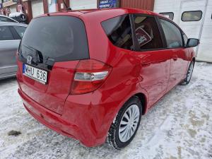 Sarkans Honda Jazz 2013 Viļņa, ar dzinēja tilpumu 1.34 L un nobraukumu 138 tūkst. km par 3950 €, foto 4 vietnē AUTOMOTO.COM.LV
