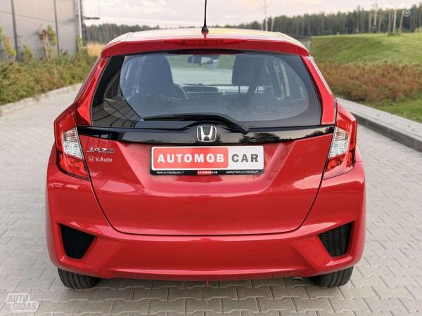 Red Honda Jazz 2016 in Vilnius, with an engine capacity of 1.30 L and mileage of 213 thousand km for 7950 €, photo 9 on AUTOMOTO.COM.LV