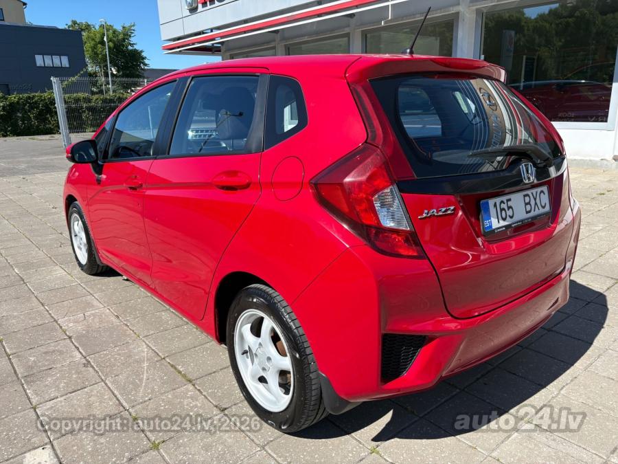 Sarkans Honda Jazz 2018 Jehvi, ar dzinēja tilpumu 1.30 L un nobraukumu 101 tūkst. km par 7000 €, foto 5 vietnē AUTOMOTO.COM.LV