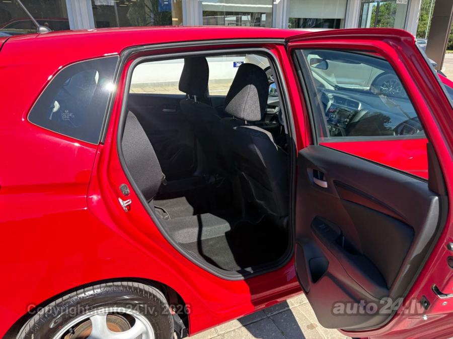 Sarkans Honda Jazz 2018 Jehvi, ar dzinēja tilpumu 1.30 L un nobraukumu 101 tūkst. km par 7000 €, foto 12 vietnē AUTOMOTO.COM.LV