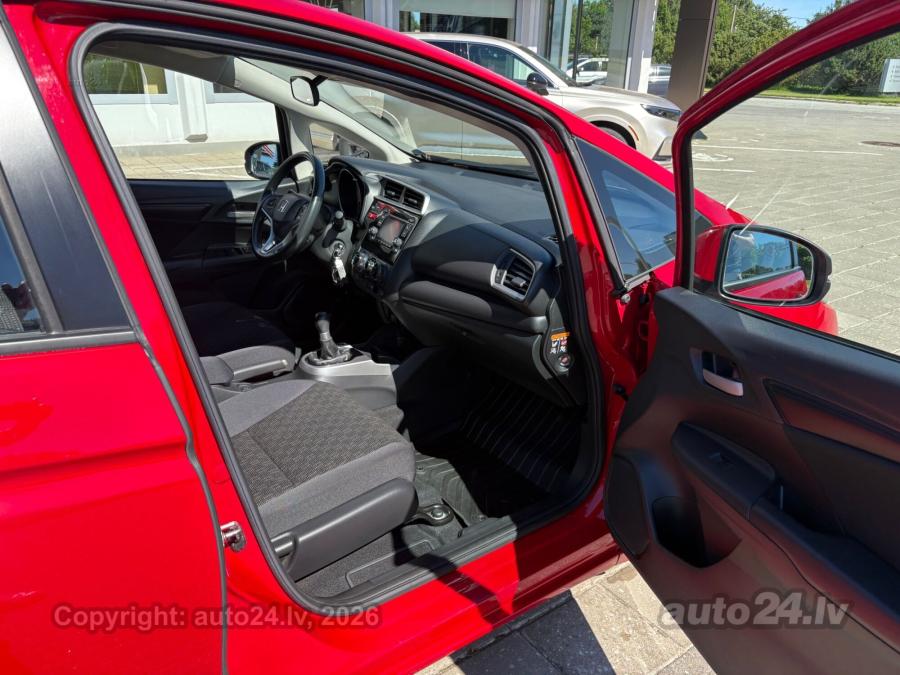Sarkans Honda Jazz 2018 Jehvi, ar dzinēja tilpumu 1.30 L un nobraukumu 101 tūkst. km par 7000 €, foto 13 vietnē AUTOMOTO.COM.LV