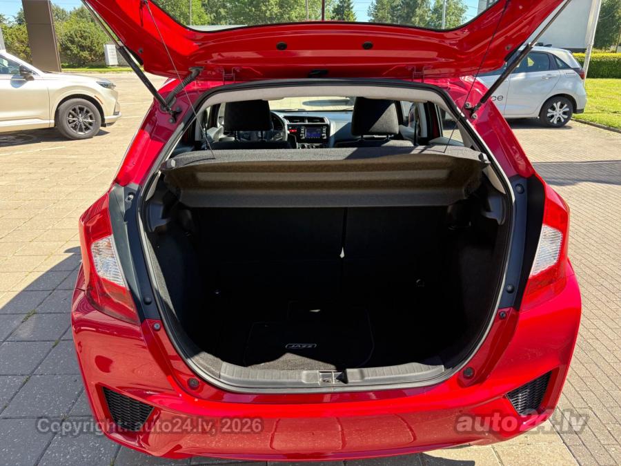 Sarkans Honda Jazz 2018 Jehvi, ar dzinēja tilpumu 1.30 L un nobraukumu 101 tūkst. km par 7000 €, foto 14 vietnē AUTOMOTO.COM.LV