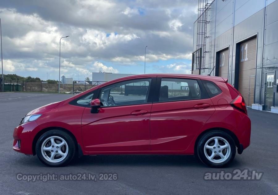 Sarkans Honda Jazz 2018 Tallina, ar dzinēja tilpumu 1.30 L un nobraukumu 103 tūkst. km par 8490 €, foto 9 vietnē AUTOMOTO.COM.LV
