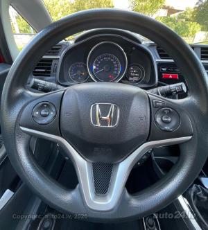 Sarkans Honda Jazz 2018 Tallina, ar dzinēja tilpumu 1.30 L un nobraukumu 103 tūkst. km par 8490 €, foto 14 vietnē AUTOMOTO.COM.LV