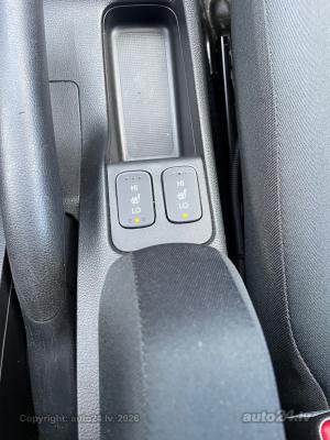 Sarkans Honda Jazz 2018 Tallina, ar dzinēja tilpumu 1.30 L un nobraukumu 103 tūkst. km par 8490 €, foto 23 vietnē AUTOMOTO.COM.LV