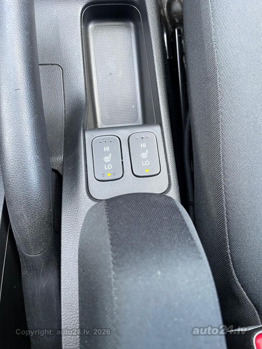Sarkans Honda Jazz 2018 Tallina, ar dzinēja tilpumu 1.30 L un nobraukumu 103 tūkst. km par 8490 €, foto 23 vietnē AUTOMOTO.COM.LV