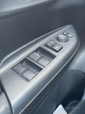 Sarkans Honda Jazz 2018 Tallina, ar dzinēja tilpumu 1.30 L un nobraukumu 103 tūkst. km par 8490 €, foto 24 vietnē AUTOMOTO.COM.LV