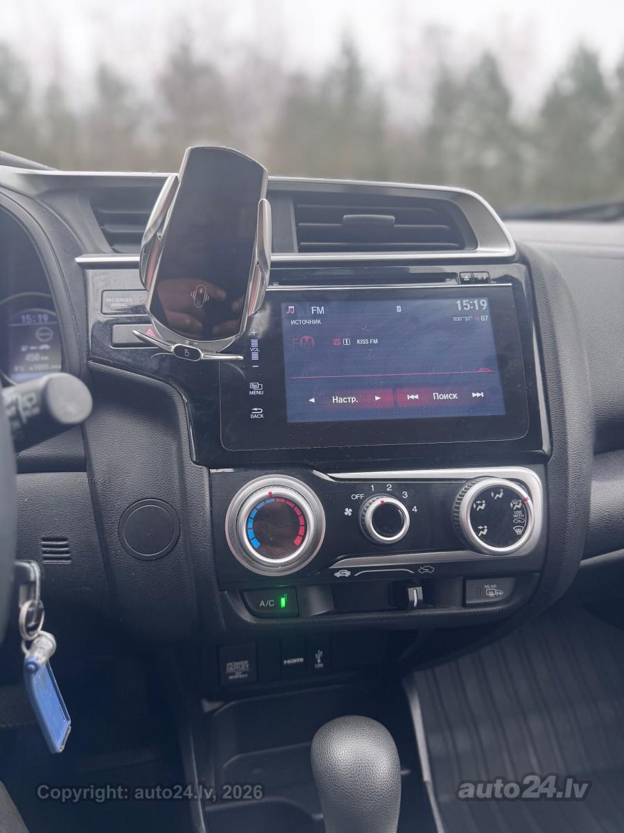 Sarkans Honda Jazz 2020 Tallina, ar dzinēja tilpumu 1.30 L un nobraukumu 93 tūkst. km par 13900 €, foto 9 vietnē AUTOMOTO.COM.LV