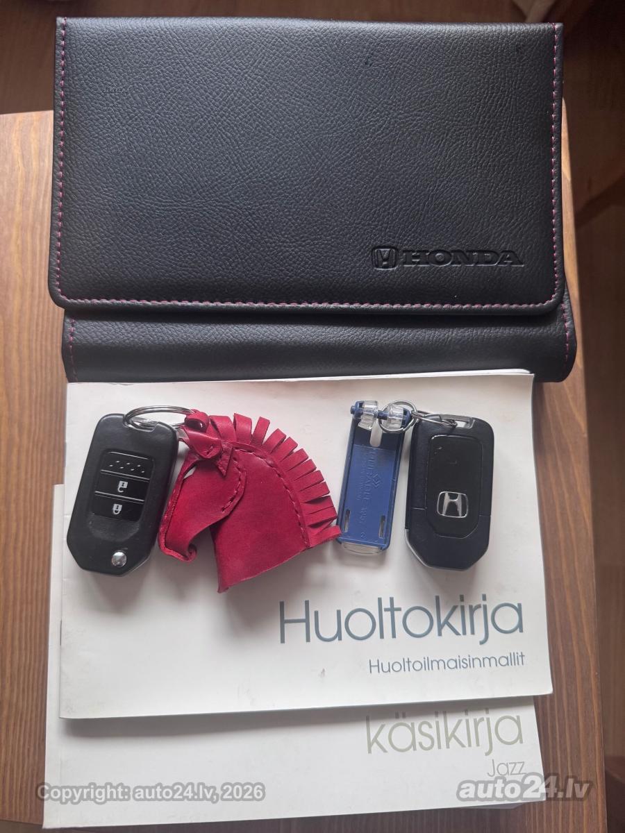 Sarkans Honda Jazz 2020 Tallina, ar dzinēja tilpumu 1.30 L un nobraukumu 93 tūkst. km par 13900 €, foto 15 vietnē AUTOMOTO.COM.LV