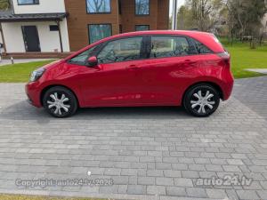 Red Honda Jazz 2021 in Tallinn, with an engine capacity of 1.50 L and mileage of 64 thousand km for 17800 €, photo 3 on AUTOMOTO.COM.LV