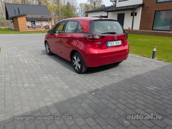 Red Honda Jazz 2021 in Tallinn, with an engine capacity of 1.50 L and mileage of 64 thousand km for 17800 €, photo 3 on AUTOMOTO.COM.LV