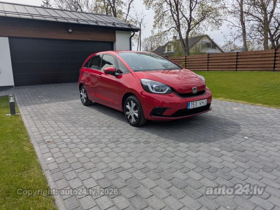 Red Honda Jazz 2021 in Tallinn, with an engine capacity of 1.50 L and mileage of 64 thousand km for 17800 €, photo 7 on AUTOMOTO.COM.LV