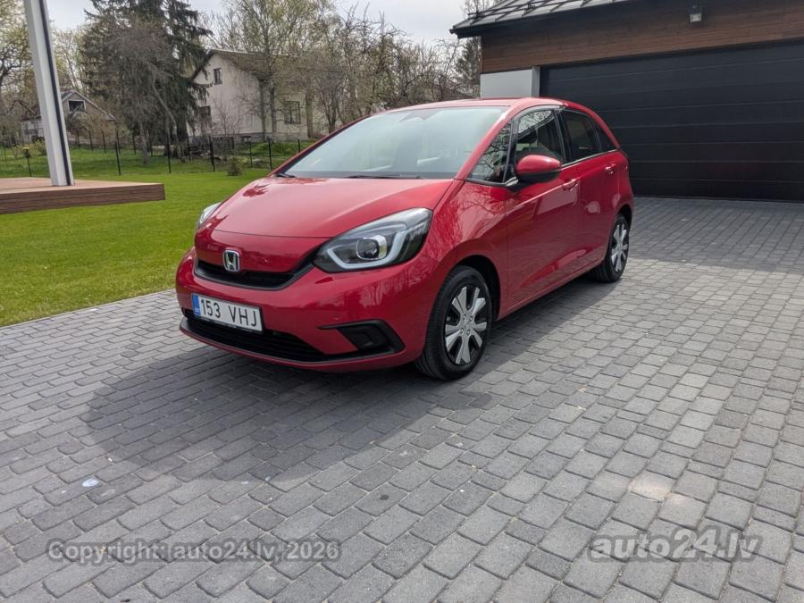 Red Honda Jazz 2021 in Tallinn, with an engine capacity of 1.50 L and mileage of 64 thousand km for 17800 €, photo 8 on AUTOMOTO.COM.LV