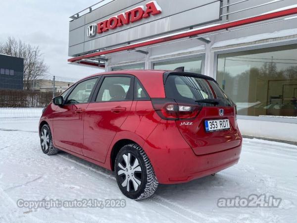 Red Honda Jazz 2022 in Johvi, with an engine capacity of 1.50 L and mileage of 61 thousand km for 16900 €, photo 4 on AUTOMOTO.COM.LV
