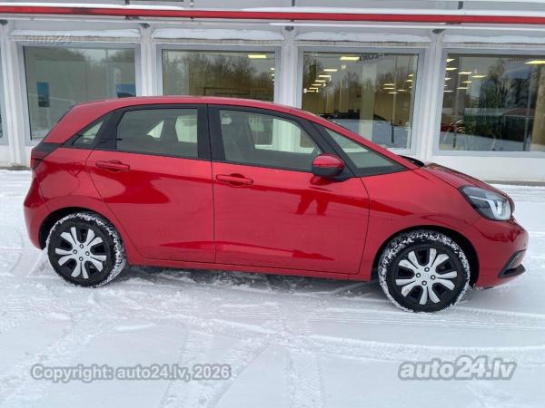 Red Honda Jazz 2022 in Johvi, with an engine capacity of 1.50 L and mileage of 61 thousand km for 16900 €, photo 7 on AUTOMOTO.COM.LV