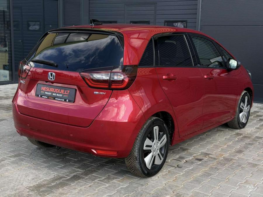 Red Honda Jazz 2022 in Vilnius, with an engine capacity of 1.50 L and mileage of 40 thousand km for 19999 €, photo 5 on AUTOMOTO.COM.LV