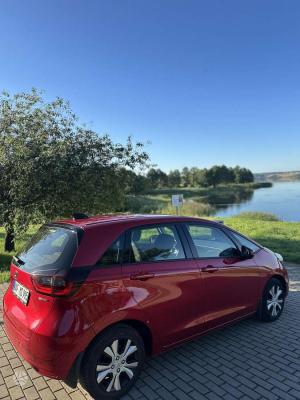 Sarkans Honda Jazz 2022 Vievis, ar dzinēja tilpumu 1.50 L un nobraukumu 25 tūkst. km par 17800 €, foto 7 vietnē AUTOMOTO.COM.LV