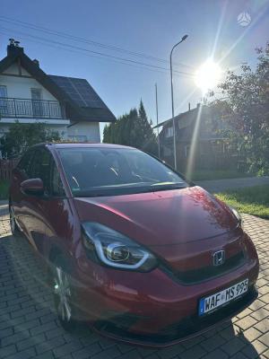 Sarkans Honda Jazz 2022 Vievis, ar dzinēja tilpumu 1.50 L un nobraukumu 25 tūkst. km par 17800 €, foto 9 vietnē AUTOMOTO.COM.LV
