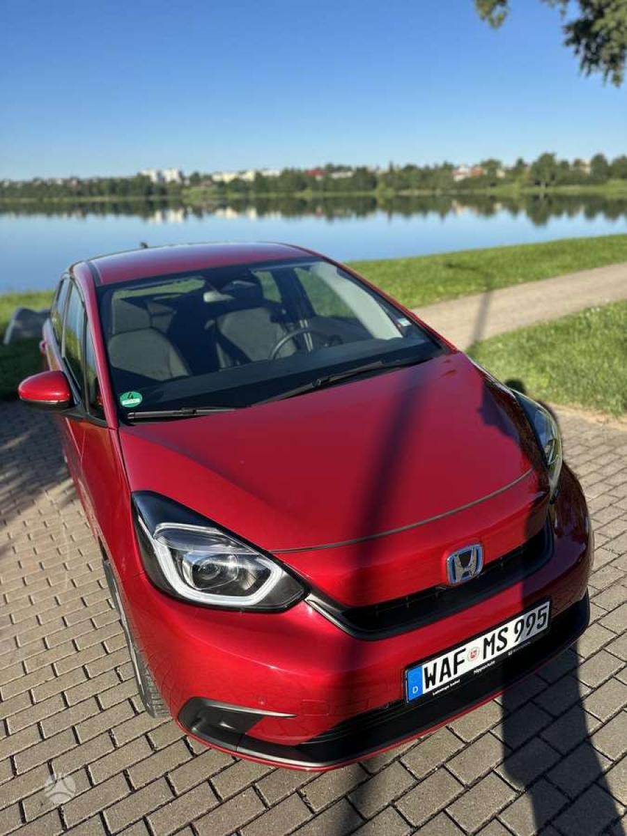 Sarkans Honda Jazz 2022 Vievis, ar dzinēja tilpumu 1.50 L un nobraukumu 25 tūkst. km par 17800 €, foto 13 vietnē AUTOMOTO.COM.LV