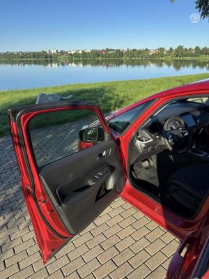 Sarkans Honda Jazz 2022 Vievis, ar dzinēja tilpumu 1.50 L un nobraukumu 25 tūkst. km par 17800 €, foto 14 vietnē AUTOMOTO.COM.LV