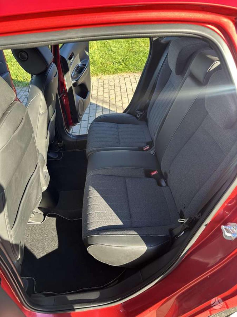 Sarkans Honda Jazz 2022 Vievis, ar dzinēja tilpumu 1.50 L un nobraukumu 25 tūkst. km par 17800 €, foto 19 vietnē AUTOMOTO.COM.LV