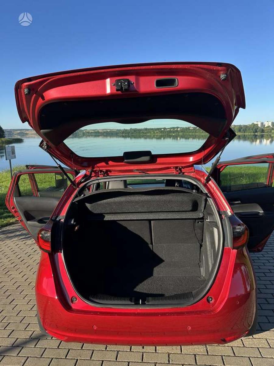 Sarkans Honda Jazz 2022 Vievis, ar dzinēja tilpumu 1.50 L un nobraukumu 25 tūkst. km par 17800 €, foto 20 vietnē AUTOMOTO.COM.LV