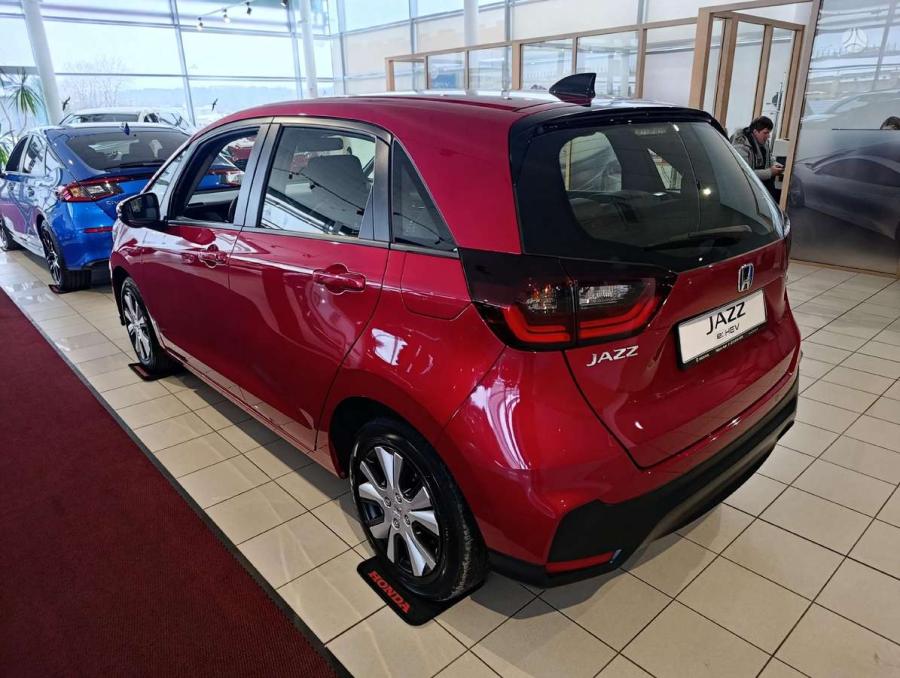 Red Honda Jazz 2026 in Vilnius, with an engine capacity of 1.50 L and mileage of 8 thousand km for 25730 €, photo 4 on AUTOMOTO.COM.LV