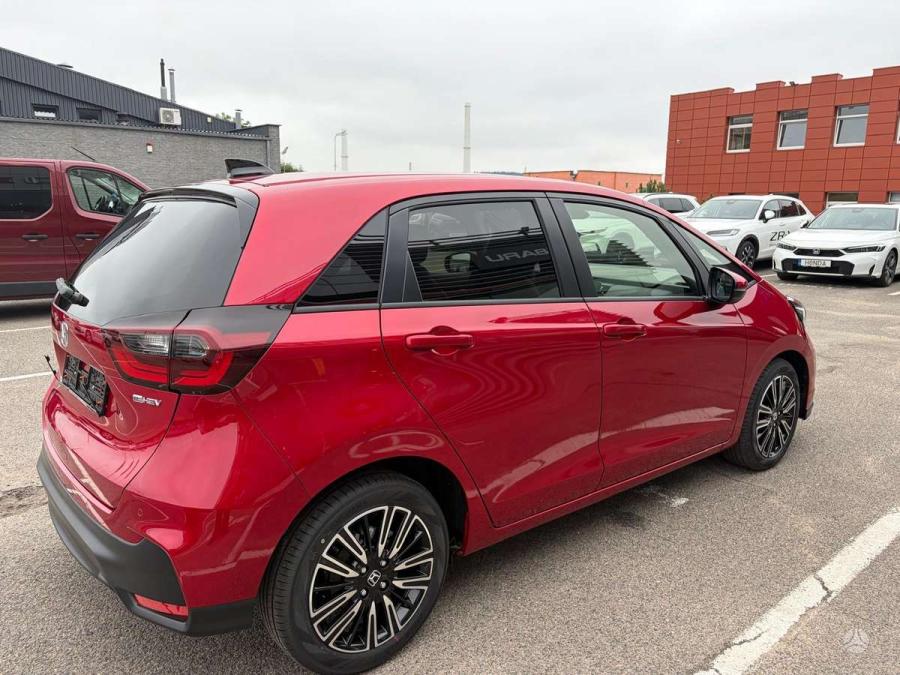 Red Honda Jazz 2026 in Vilnius, with an engine capacity of 1.50 L and mileage of 0 thousand km for 24990 €, photo 6 on AUTOMOTO.COM.LV