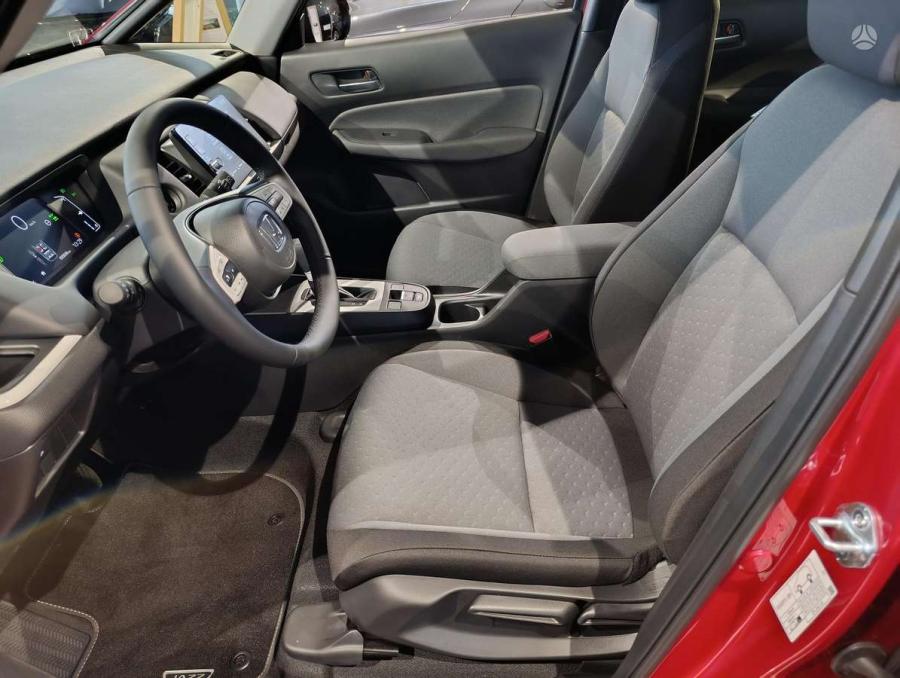 Red Honda Jazz 2026 in Vilnius, with an engine capacity of 1.50 L and mileage of 0 thousand km for 23490 €, photo 7 on AUTOMOTO.COM.LV