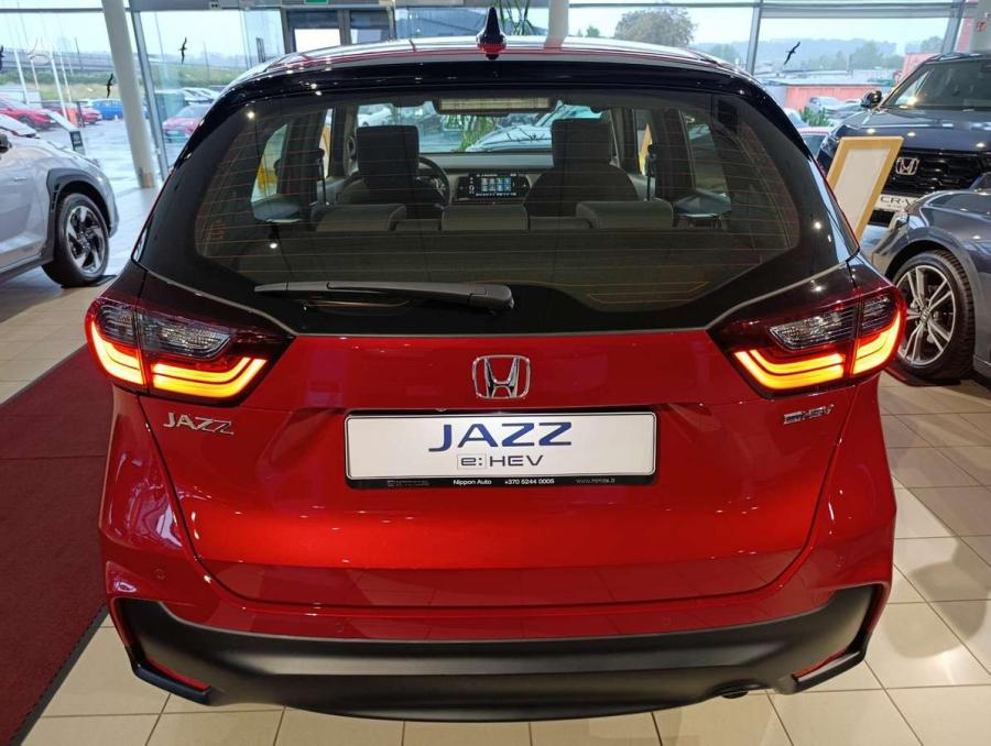 Red Honda Jazz 2026 in Vilnius, with an engine capacity of 1.50 L and mileage of 0 thousand km for 23490 €, photo 9 on AUTOMOTO.COM.LV