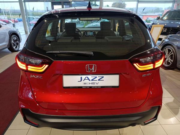 Honda Jazz 2026 in Vilnius on AUTOMOTO.COM.LV Red Honda Jazz 2026 in Vilnius, with an engine capacity of 1.50 L and mileage of 0 thousand km for 23490 €, photo 9 on AUTOMOTO.COM.LV