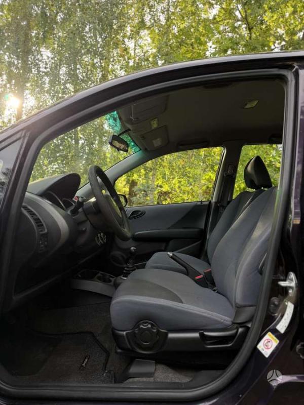 Violets Honda Jazz 2007 Viļņa, ar dzinēja tilpumu 1.24 L un nobraukumu 245 tūkst. km par 2250 €, foto 9 vietnē AUTOMOTO.COM.LV