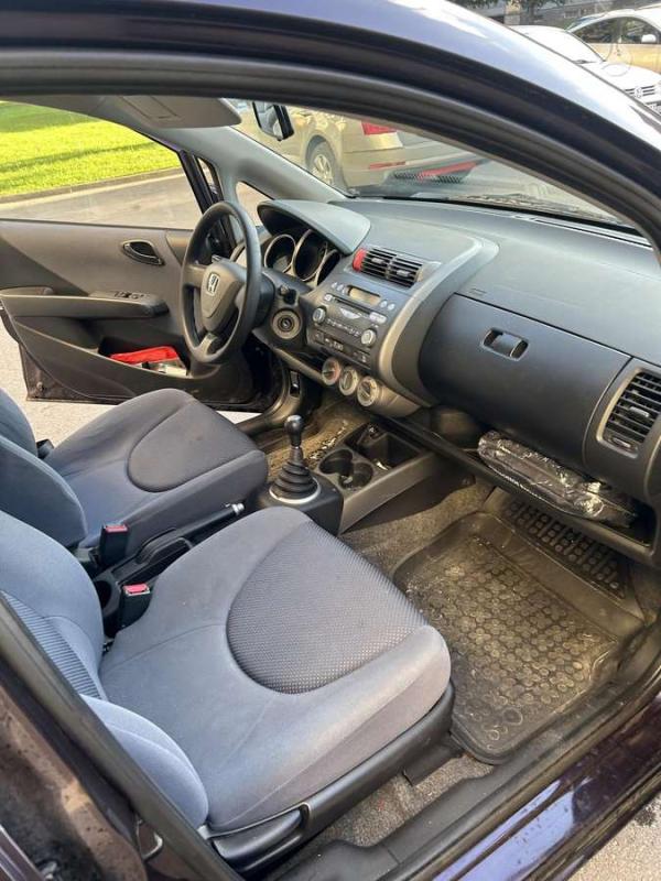 Violets Honda Jazz 2007 Kauņa, ar dzinēja tilpumu 1.25 L un nobraukumu 185 tūkst. km par 1800 €, foto 3 vietnē AUTOMOTO.COM.LV